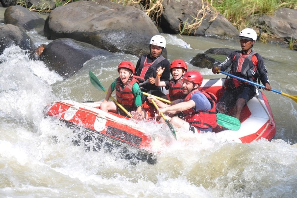 White Water Rafting in Citarik River | The Outdoor Voyage